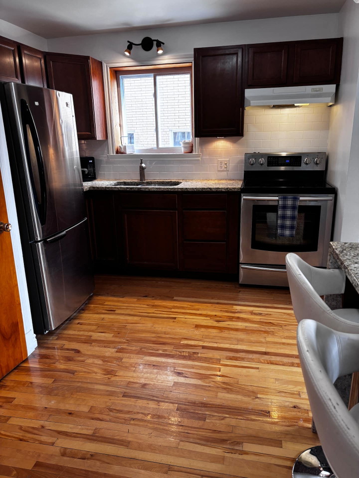 Chaleureux 3½ à Sherbrooke | Stationnement Gratuit - Sherbrooke