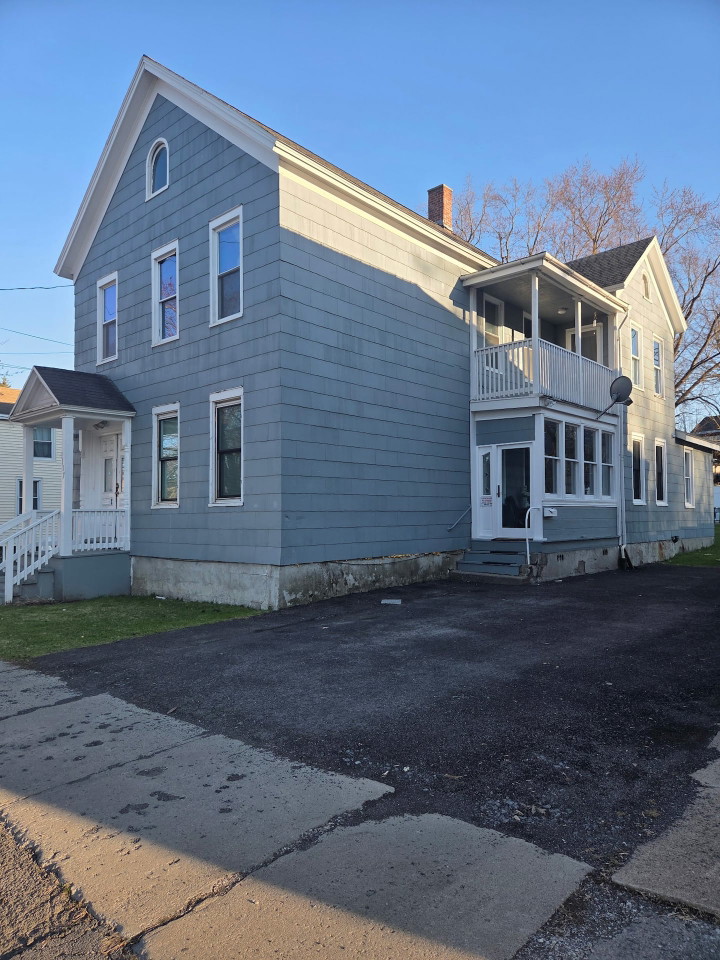 Homey And Cozy Aparment By Utica Stadium - Utica, NY