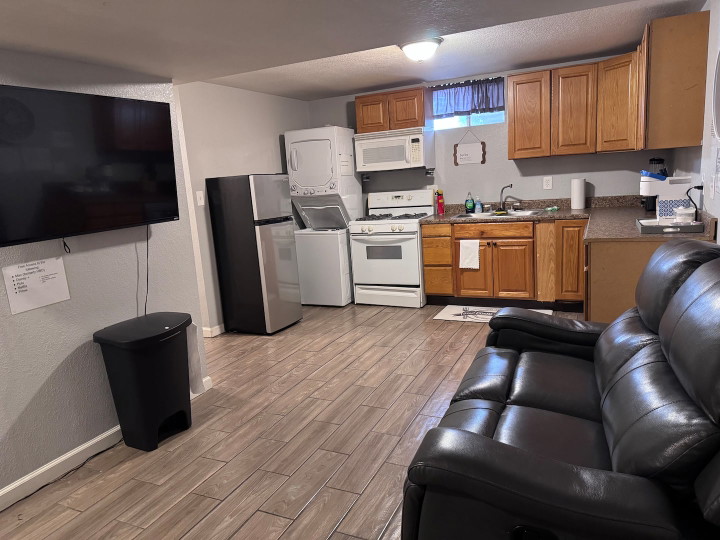 1 Bdr, Basement Apartment-420 Friendly (Outside) - Lakewood