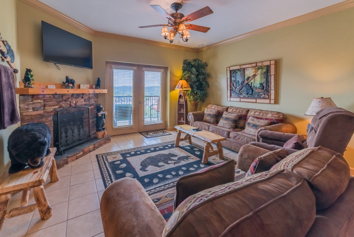 Bear's Den Mountain View Condo - Pigeon Forge, TN
