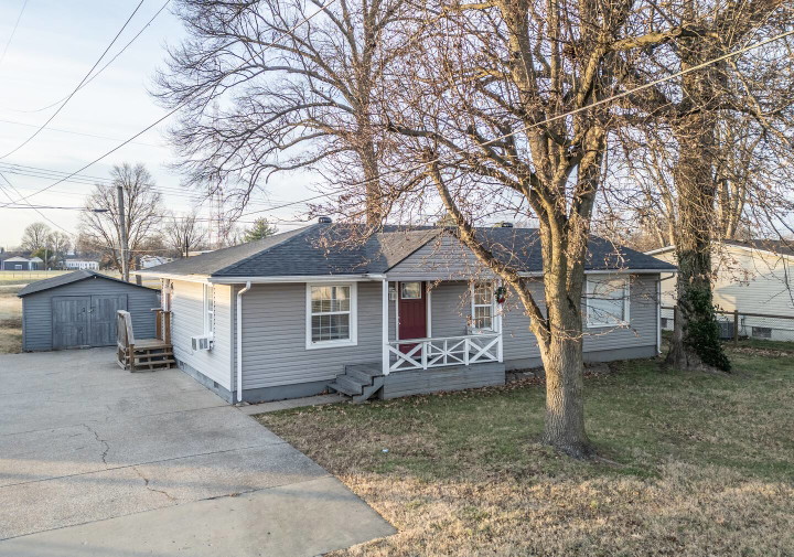 Centrally Located 3 Bdrm 2 Bath Quaint House With A Yard. Pet Friendly. - オーエンズボロ, KY