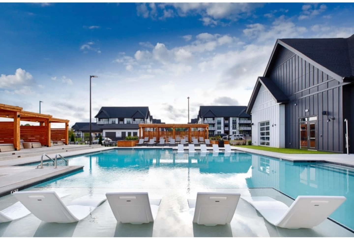 Stylish 1br | Minutes To Arsenal | Pool & Gym - Huntsville, AL