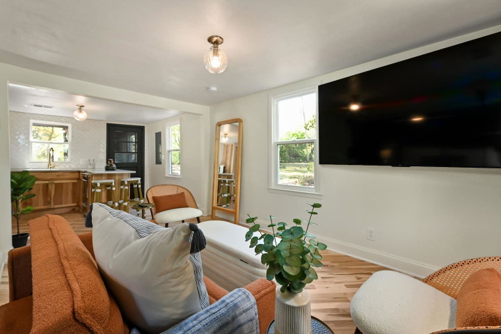 Leaned Cottage Cozy Relax - Kansas City, MO