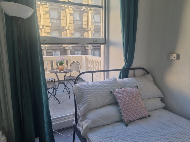 Small Studio Big Terrace - London