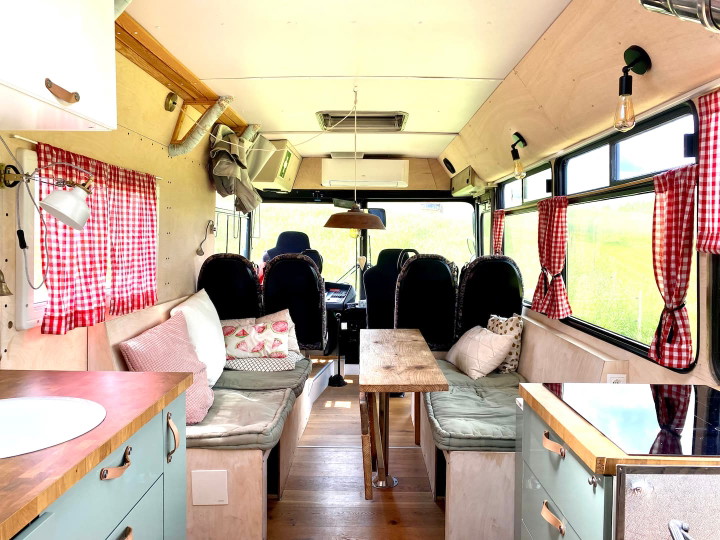 Gemütlicher, Umgebauter Bus Mit Weltreiseflair - Autriche