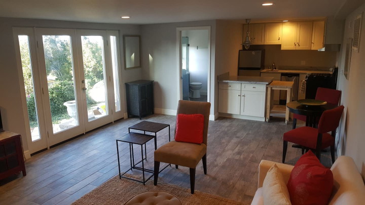 Cute Garden Apartment: Well Appointed 1 Bedroom - Oakland, CA