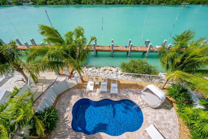 Pool, Boat Slip, Kayak, Paddleboards, Bikes, Games - Key Colony Beach, FL