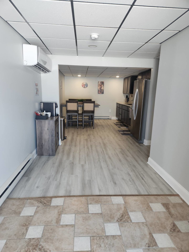 Modern And Cozy - Maine