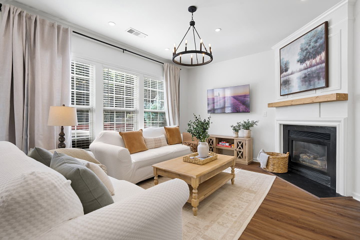 Modern Magnolia | Luxury 3br Roswell Stay - Alpharetta, GA