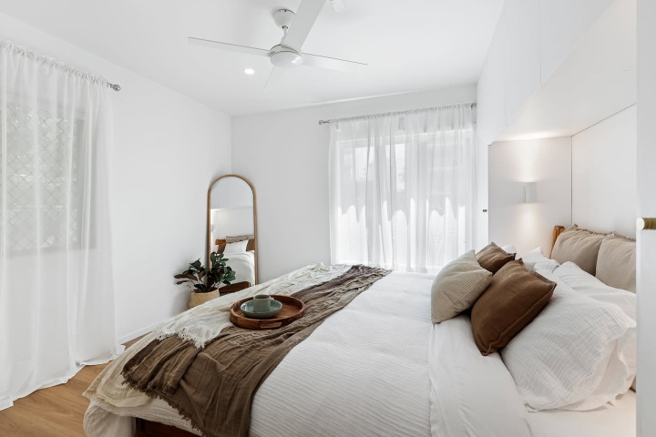Charming Beachside Escape 2br | Parking | Balcony - Surfers Paradise
