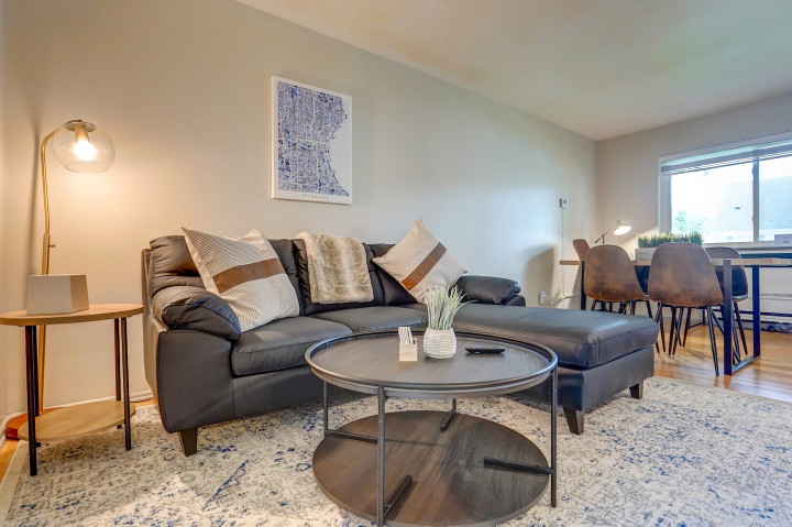 Free Parking With Private Entrance - Close To Med - Milwaukee, WI