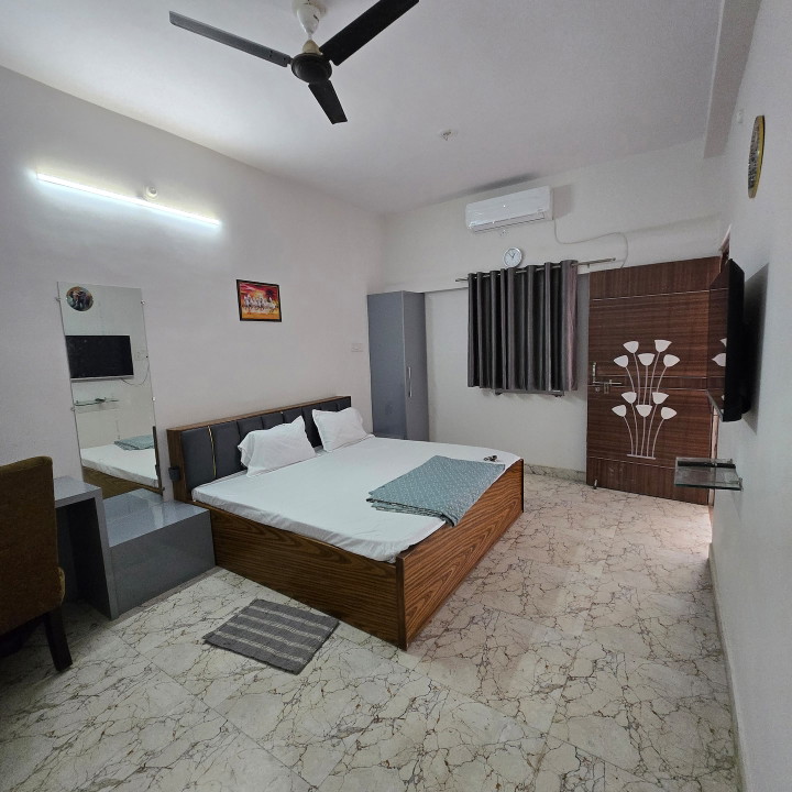 Leela Home Stay -Single Room With Washroom-n3 - Jabalpur