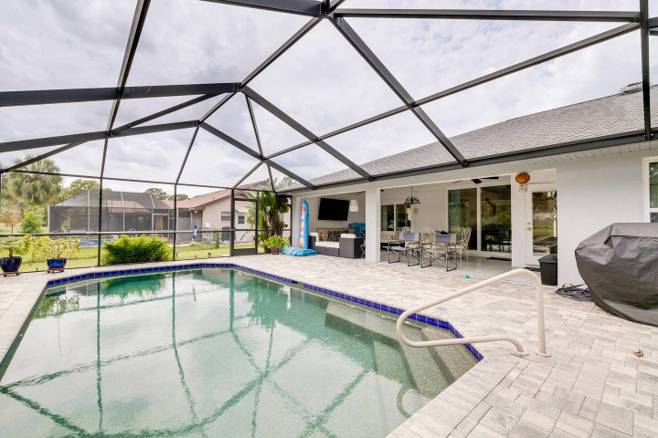Pool, Grill & Golf Course Views: Spring Hill Stay! - Spring Hill, FL