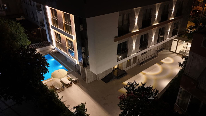 Konyaaltı Plajına Yakın, Yeni Havuzlu 1+1 Suite - Antalya