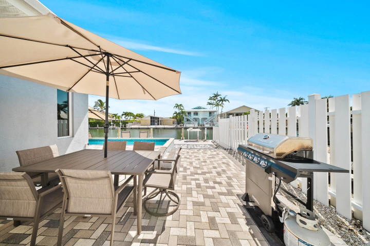 P22 - Lovely 3 Bedroom 2 Bath Duplex With Private - Key Colony Beach, FL