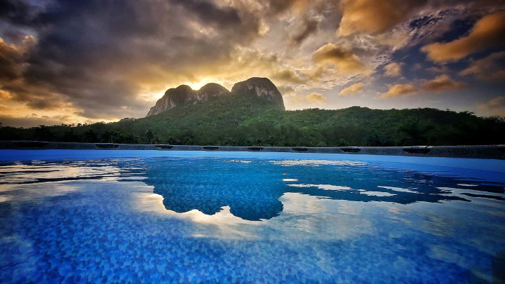 Olga E Ismel: Mountain View | Pool | Solar Energy - Viñales