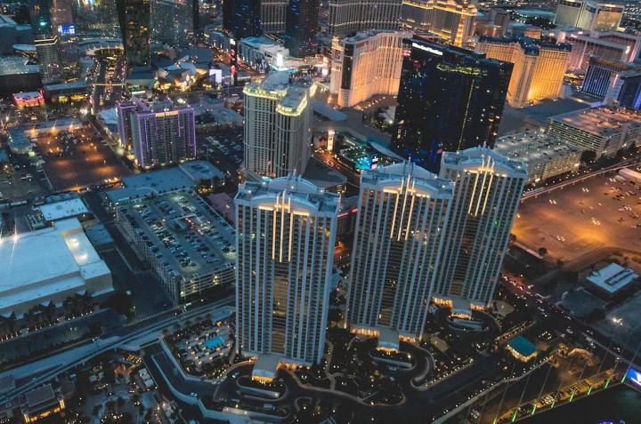 Signaturetower 3 | 10th Floor | F1 Grand Prix View - Las Vegas