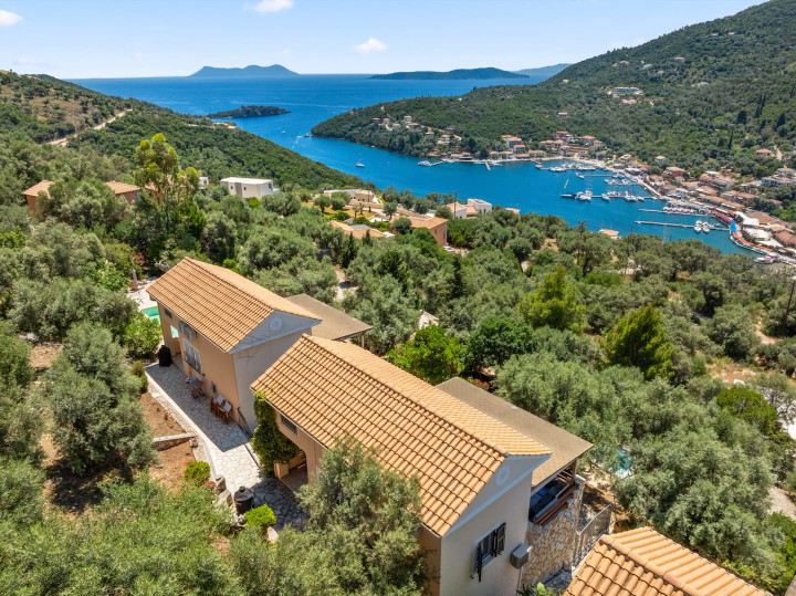 Villas Carisma - Villas De Style Naturel Pour 14 - Leucade