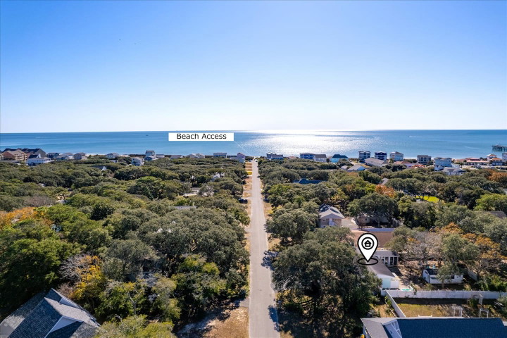 Hot Tub, Walk To Beach, Sleeps 9 And Pets Ok! - Oak Island, NC