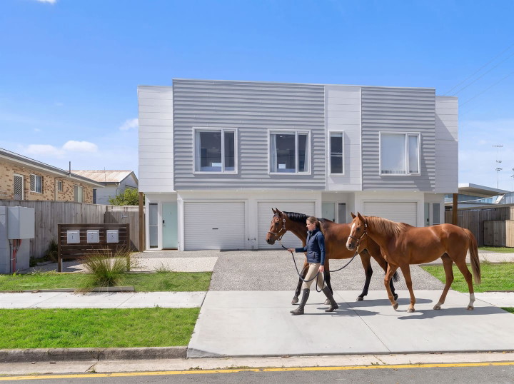 "City Home  King Bed, Horse Views, Beach Walk" - Margate, Australia