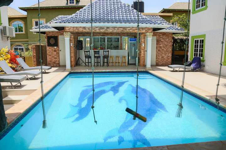 Large 2bdrm Modern Townhouse In Prime Location - Montego Bay