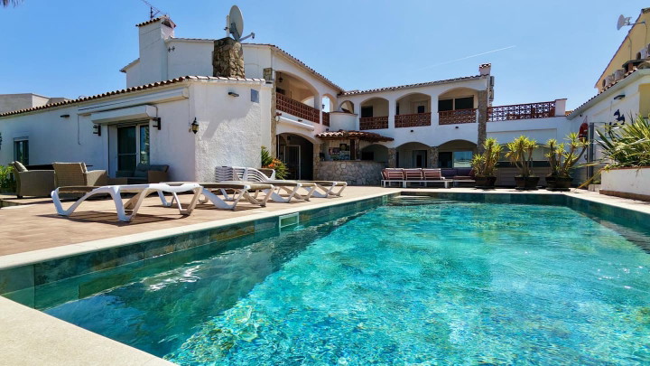 Maison De Famille, Piscine, Jacuzzi, Amarre Bateau - Empuriabrava