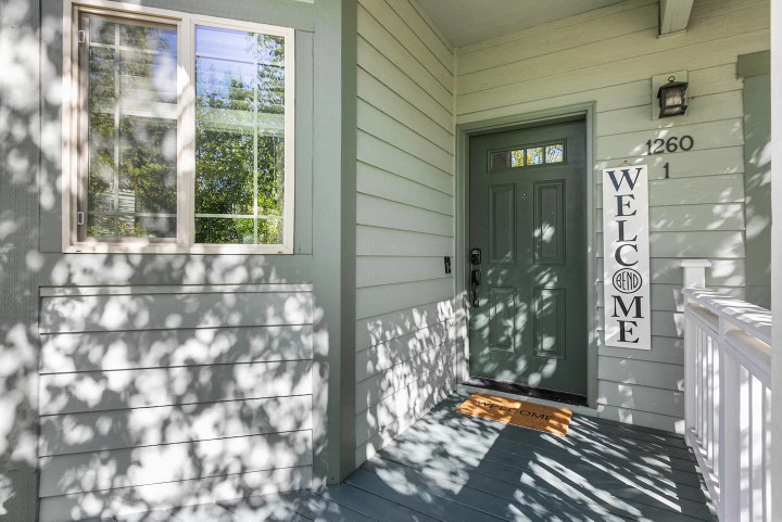 Drake @ The Dupe - Blocks From Old Mill District - - Bend, OR