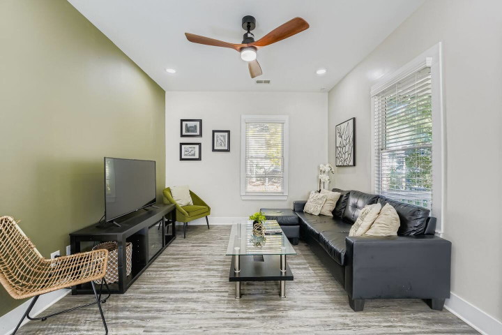 Vibrant Atlanta Getaway | 3 Bed Near Downtown - Atlanta, GA