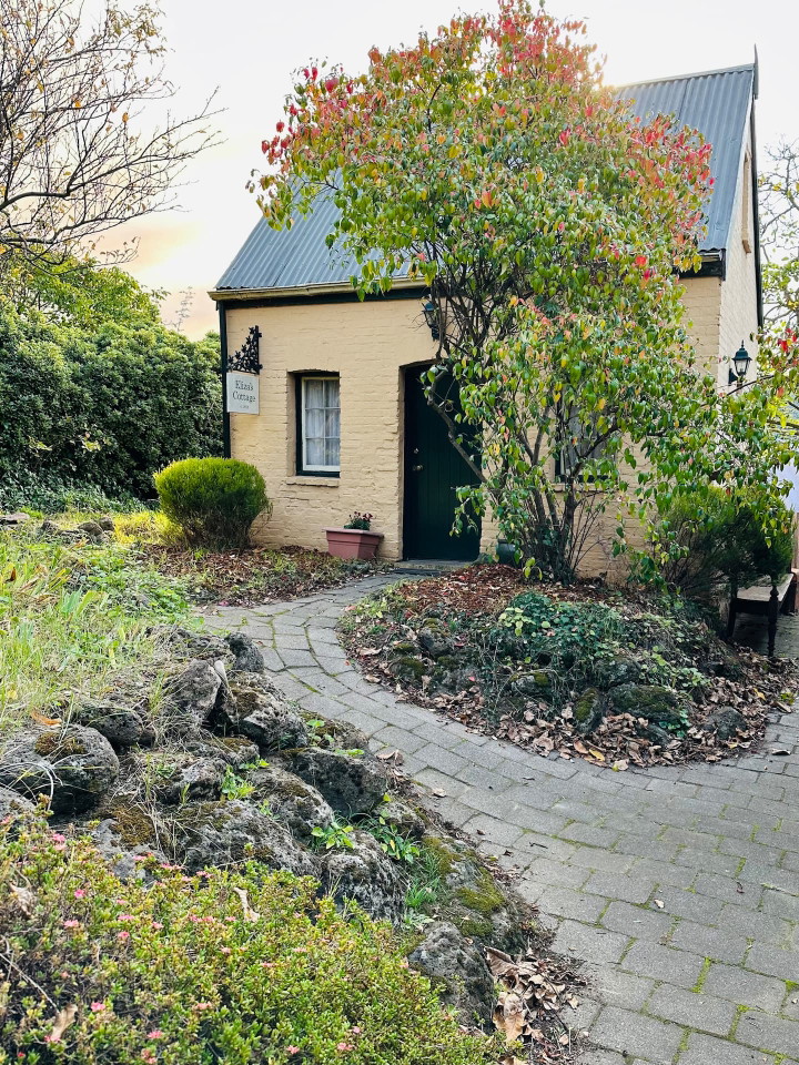 Tiny Historic Cottage - Central New Norfolk - Hobart