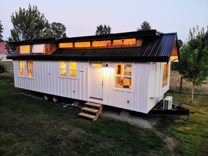 Scandi Farm Tiny House Retreat - Puyallup, WA