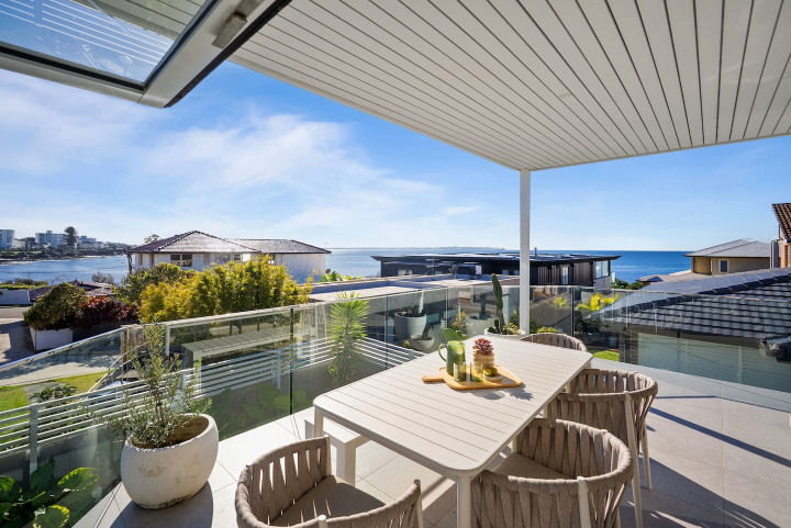 Shelly Beach House Cronulla
~Dual Family Living - Cronulla