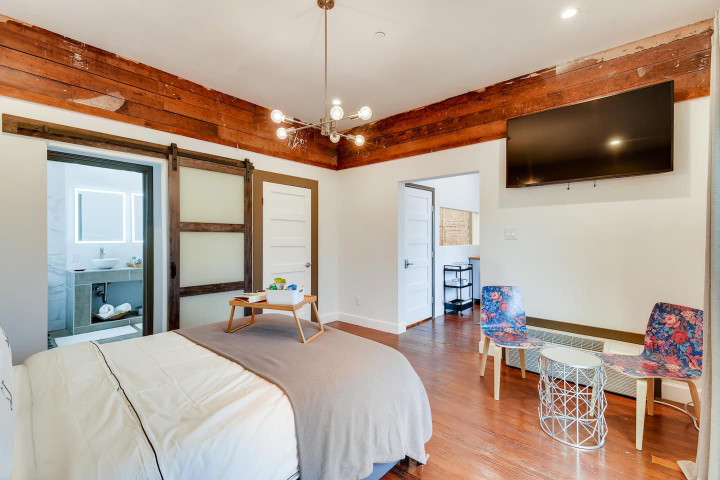 Sj4 Adult Only Suite Walking Distance Downtown - San Antonio, TX