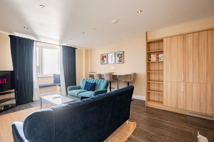 Stylish Harbour View Apartment In A Private Buildi - Galway