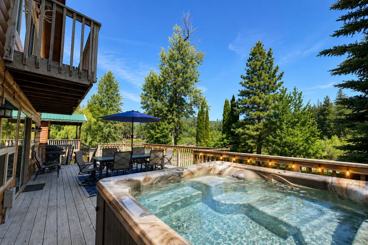 Riverfront|hot Tub|game Room|deck|yard|groups|dogs - Leavenworth, WA
