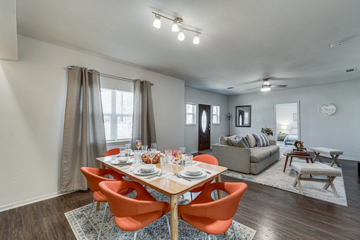 Quiet 4br W Fenced Yard | Close To Everything! - Fort Worth, TX