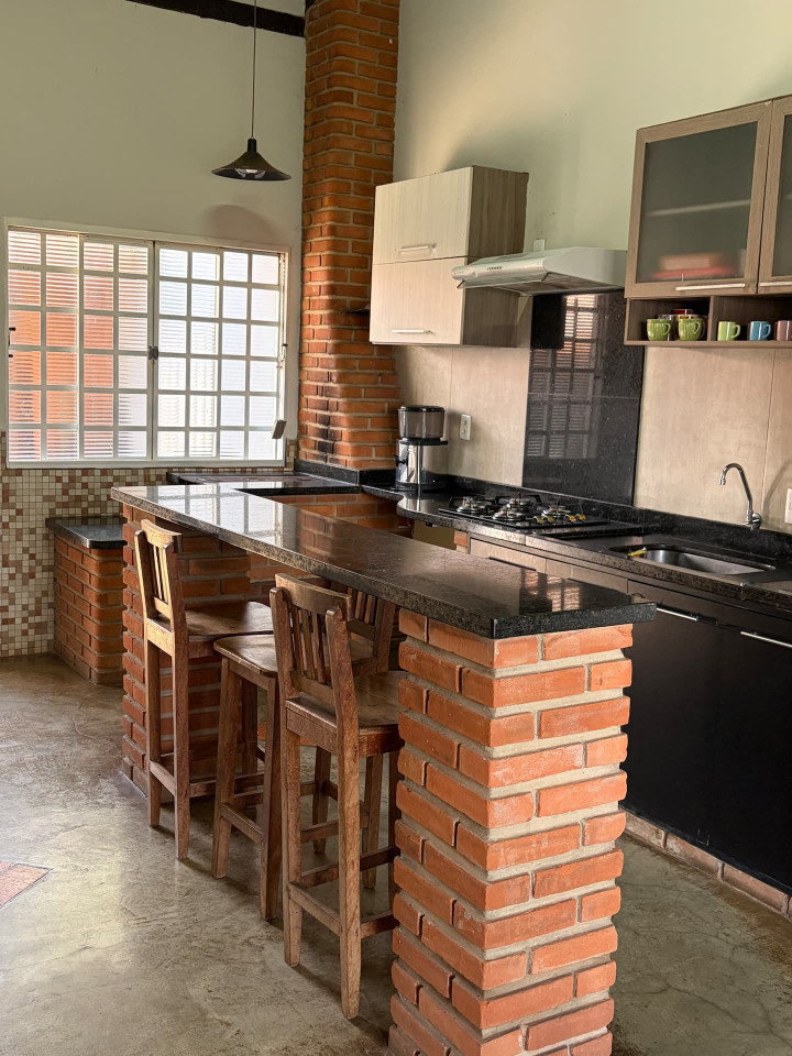 House In Paulínia With Barbecue Grill / 09 People - Americana