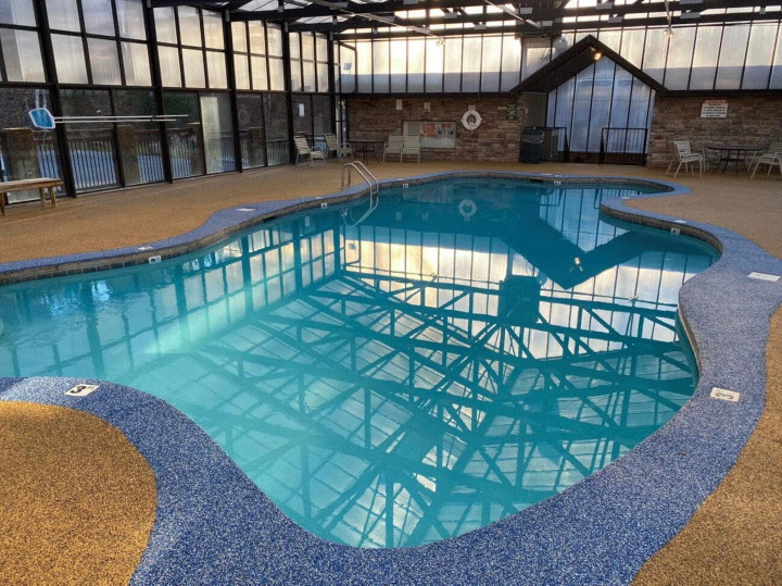 7br Smoky Mtn Cabinpool, Hot Tub & Theater Room - Tennessee