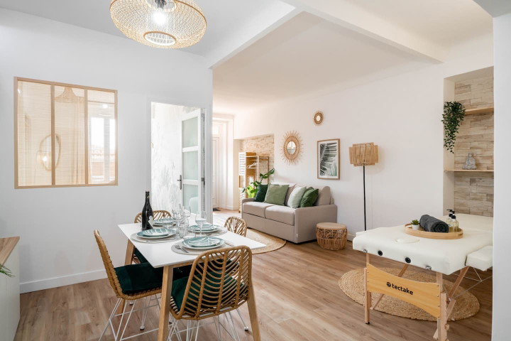 Cocoon Relaxation Massage + Parking - Grasse