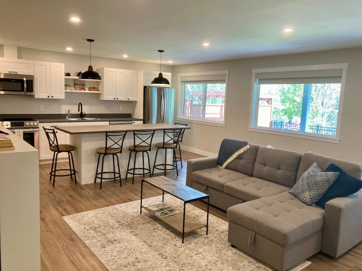 Riverside Retreat - 