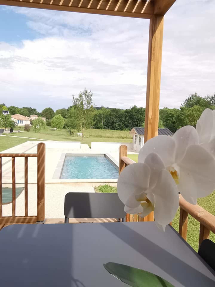 Petit Chalet Cosy Avec Piscine Estivale. - Lectoure