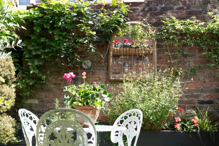 The Stables: Full Of Character Near The Pantiles With Secluded Courtyard Garden - Royal Tunbridge Wells