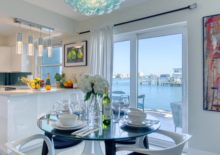 Waterfront 2br Escape Walk To Beach Pool Sleeps 6 - Dunedin, FL