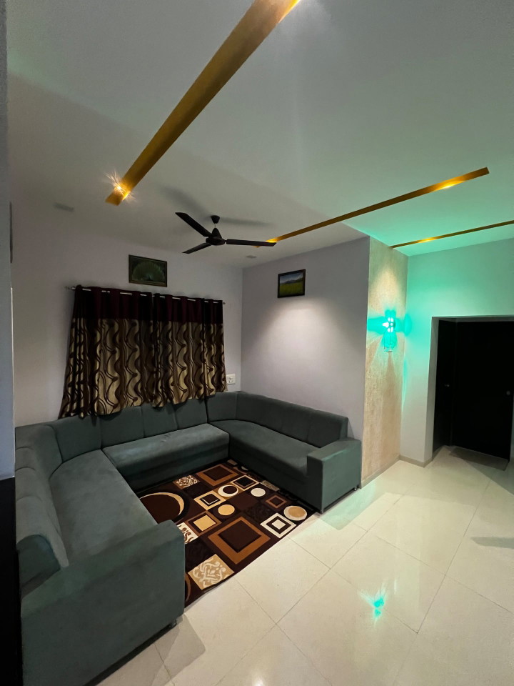 Sapphire Suite | Private Bathroom | Ac | Wifi - Rajkot