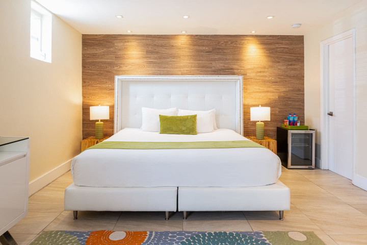 South Beach Junior Suite | Sleeps 4 - South Beach, FL