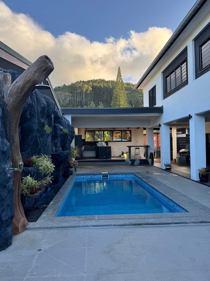Runway Retreat By The Mountains - Cook Islands