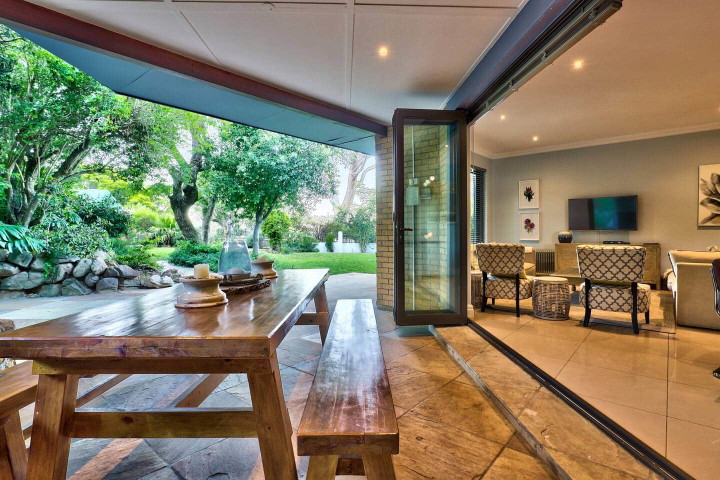 Spacious Kloof Nek Family Home! - Claremont