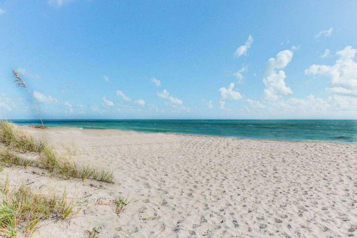 Private Beach, Tennis, Golf, Pools - Fort Pierce, FL
