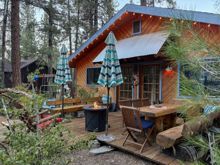 Mt Pines Lodge | Family-friendly Mountain Retreat - Wrightwood, CA
