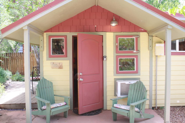 Kenzie's Tiny Cottage- Prvt Hot Tub & Rain Shower - Moab, UT