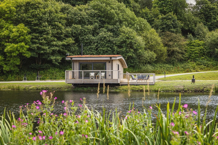 Lakefront Cabin With Boat And Countryside - Haworth